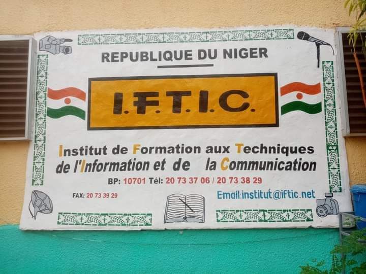 Rentrée académique 2022-2023 à ESSCOM : Une journée d’intégration ...